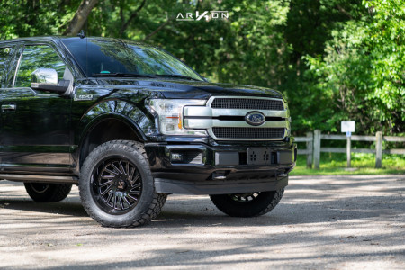 2018 Ford F-150 Wheel Offset Aggressive > 1" Outside Fender Leveling ...