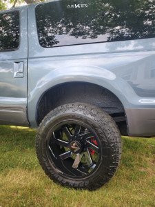 2001 Ford Excursion Wheel Offset Aggressive > 1" Outside Fender ...