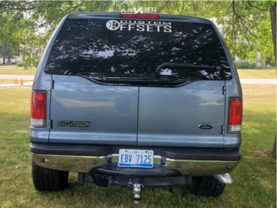2001 Ford Excursion Wheel Offset Aggressive > 1" Outside Fender ...