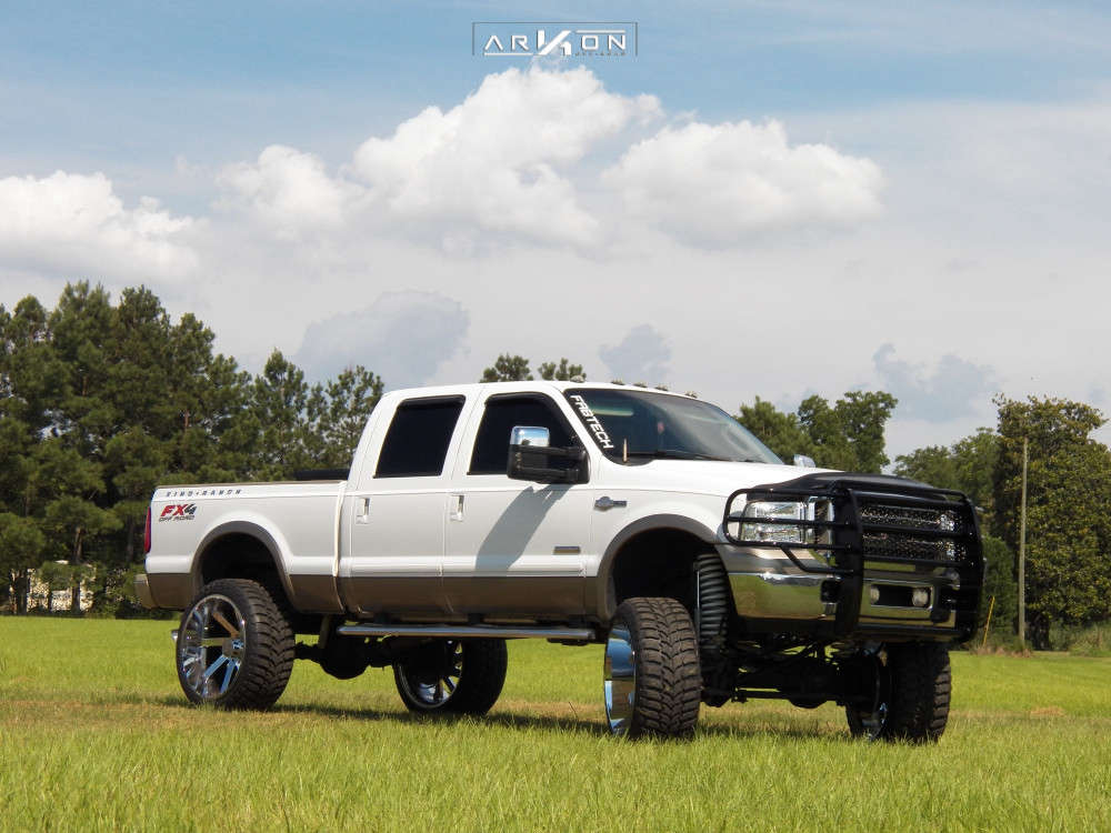 2006 Ford F-350 Super Duty Wheel Offset Aggressive > 1" Outside Fender ...