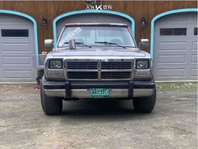 1991 Dodge D250 Wheel Offset Aggressive > 1" Outside Fender Stock ...