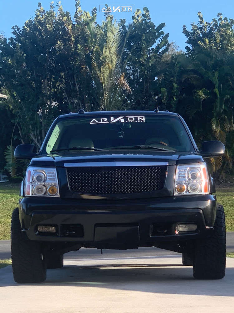 2004 Cadillac Escalade ESV Wheel Offset Aggressive > 1" Outside Fender ...