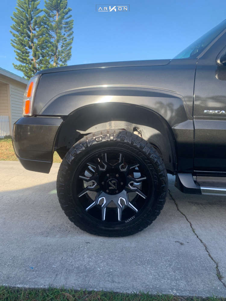 2004 Cadillac Escalade ESV Wheel Offset Aggressive > 1" Outside Fender ...