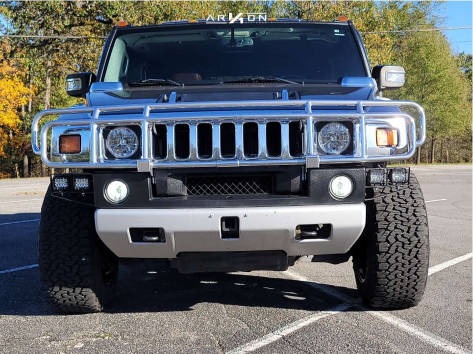 2009 HUMMER H2 Wheel Offset Aggressive > 1" Outside Fender Stock ...