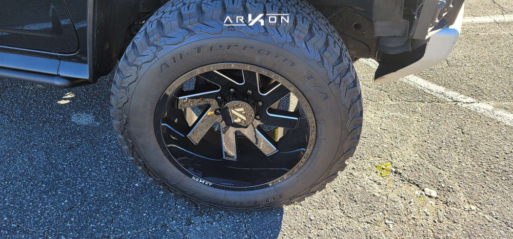 2009 Hummer H2 Wheel Offset Aggressive > 1" Outside Fender Stock ...