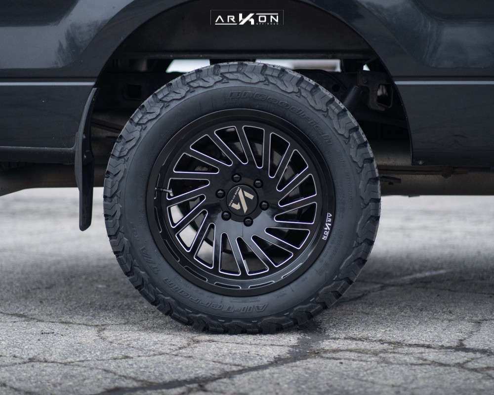 2012 Ford F-150 Wheel Offset Aggressive > 1" Outside Fender Leveling ...