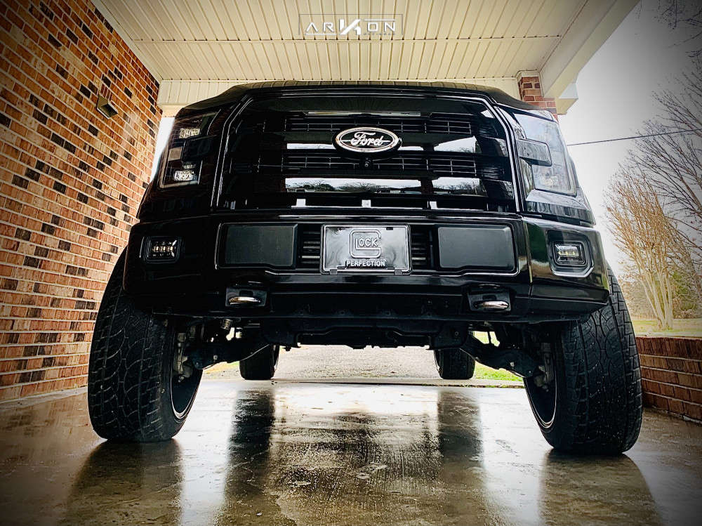 2016 Ford F-150 Wheel Offset Aggressive > 1" Outside Fender Leveling ...