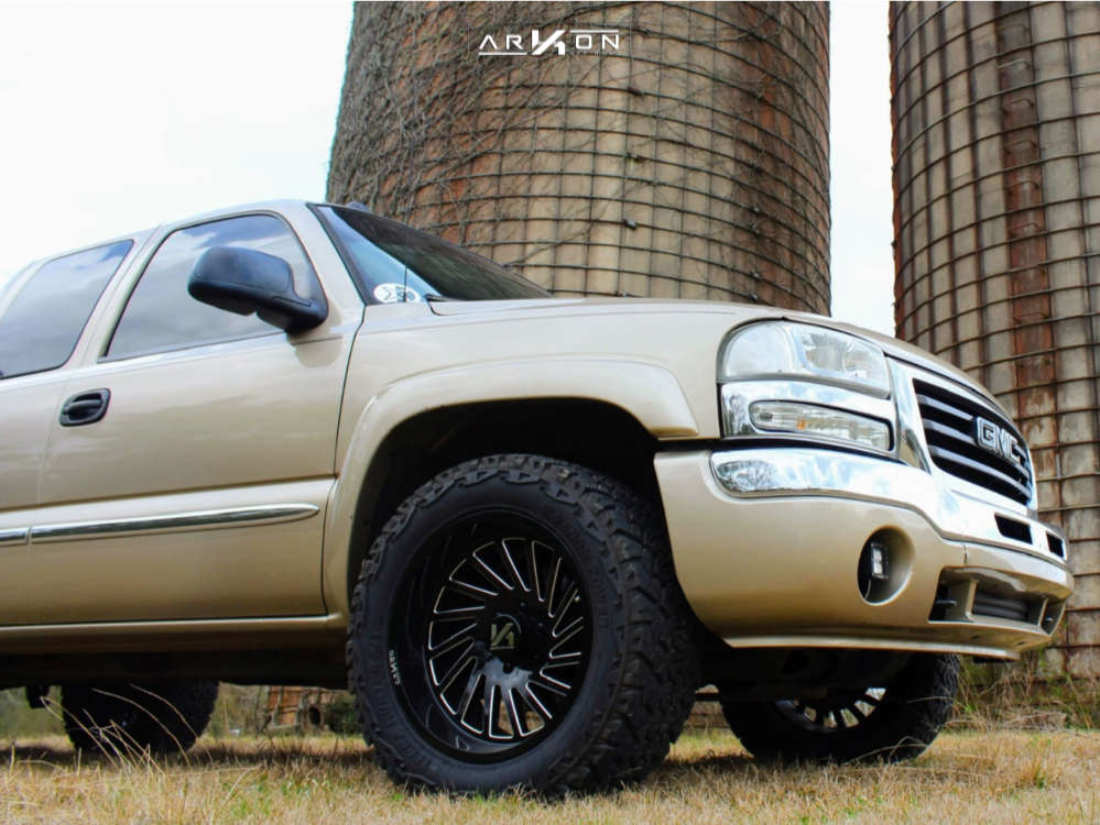 2005 GMC Sierra 1500 Wheel Offset Aggressive > 1" Outside Fender ...