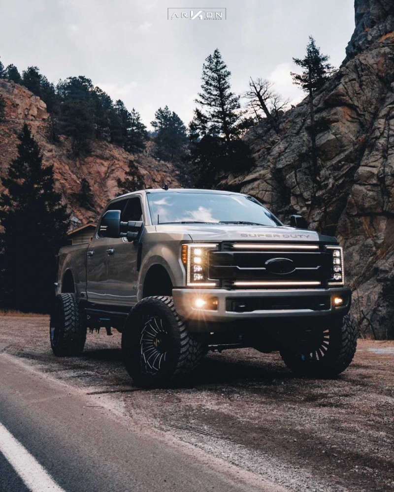 2019 Ford F-250 Super Duty Wheel Offset Aggressive > 1" Outside Fender ...