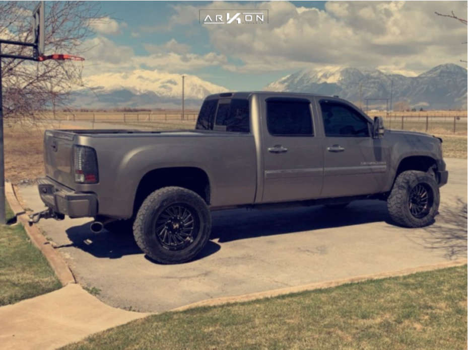 2012 GMC Sierra 2500 HD Wheel Offset Aggressive > 1" Outside Fender ...