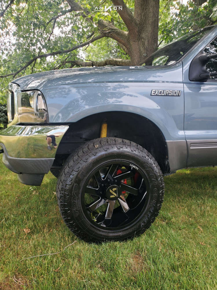 2001 Ford Excursion Wheel Offset Aggressive > 1" Outside Fender ...