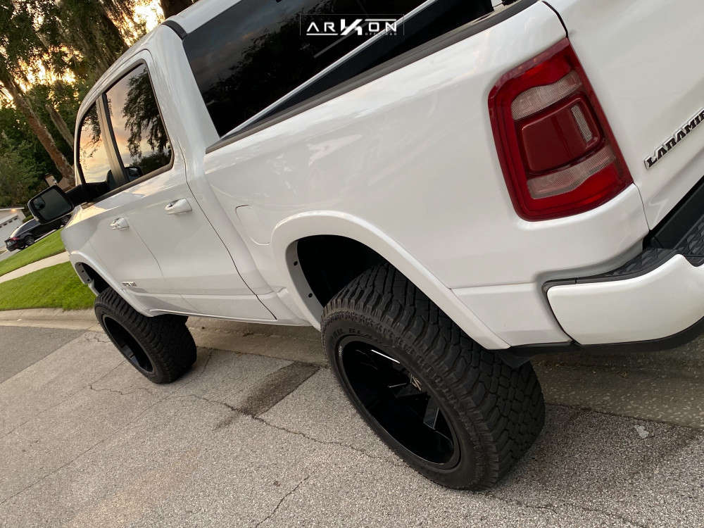 2019 Ram 1500 Wheel Offset Aggressive > 1" Outside Fender Suspension ...