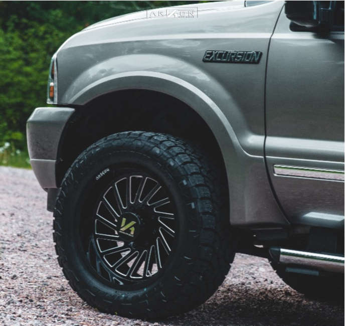 2004 Ford Excursion Wheel Offset Aggressive > 1" Outside Fender ...