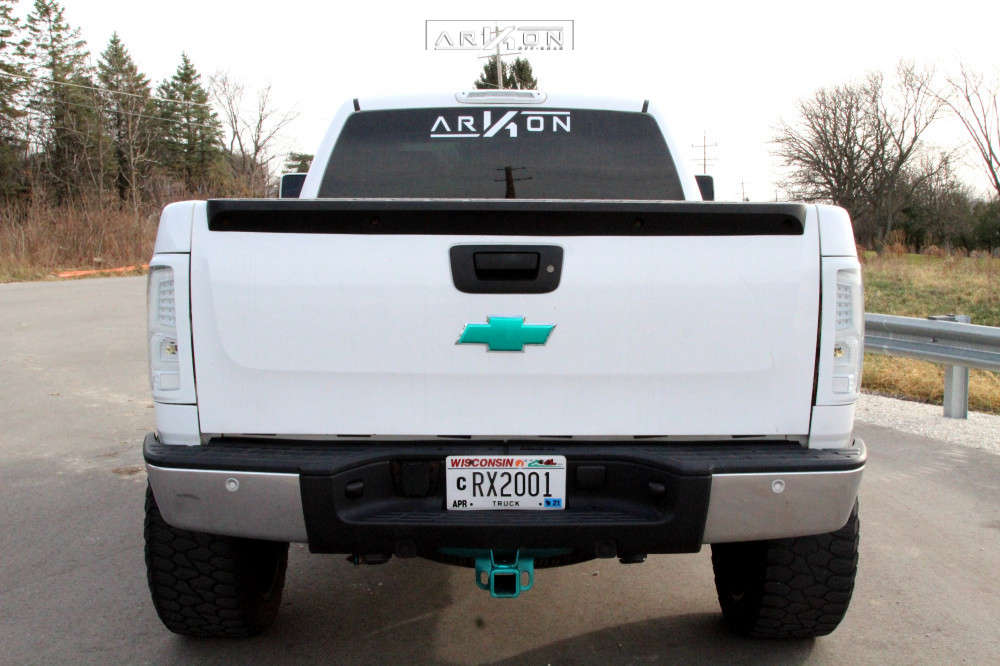 2009 Chevrolet Silverado 1500 Wheel Offset Aggressive > 1" Outside ...