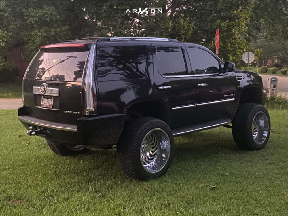 2007 Cadillac Escalade Wheel Offset Aggressive > 1" Outside Fender ...