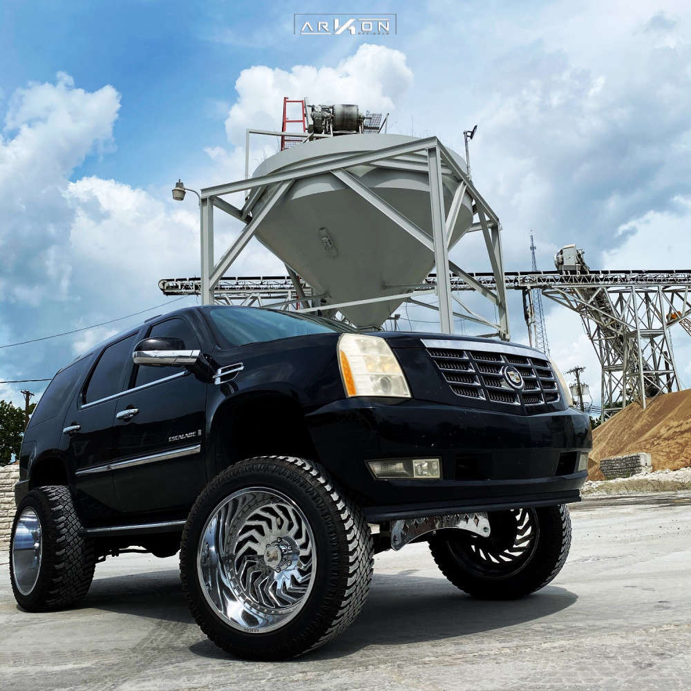 2007 Cadillac Escalade Wheel Offset Aggressive > 1" Outside Fender ...