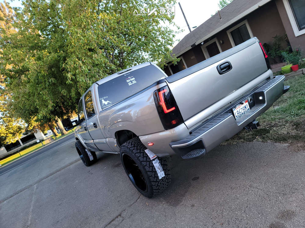 2003 GMC Sierra 1500 HD Wheel Offset Aggressive > 1" Outside Fender ...