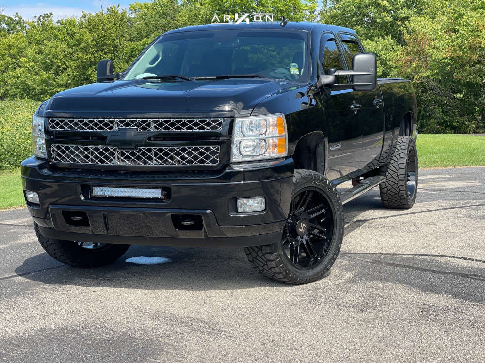 2014 Chevrolet Silverado 2500 HD Wheel Offset Aggressive > 1" Outside ...