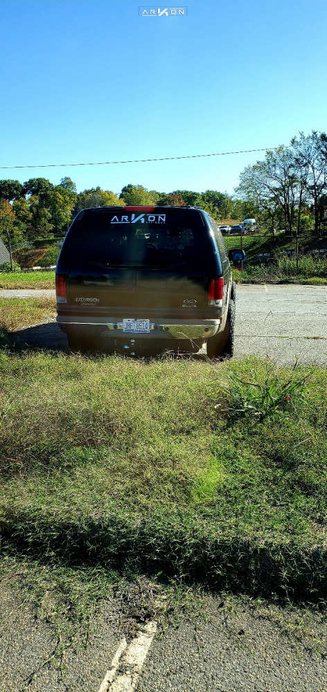 2002 Ford Excursion Wheel Offset Aggressive > 1" Outside Fender Stock ...