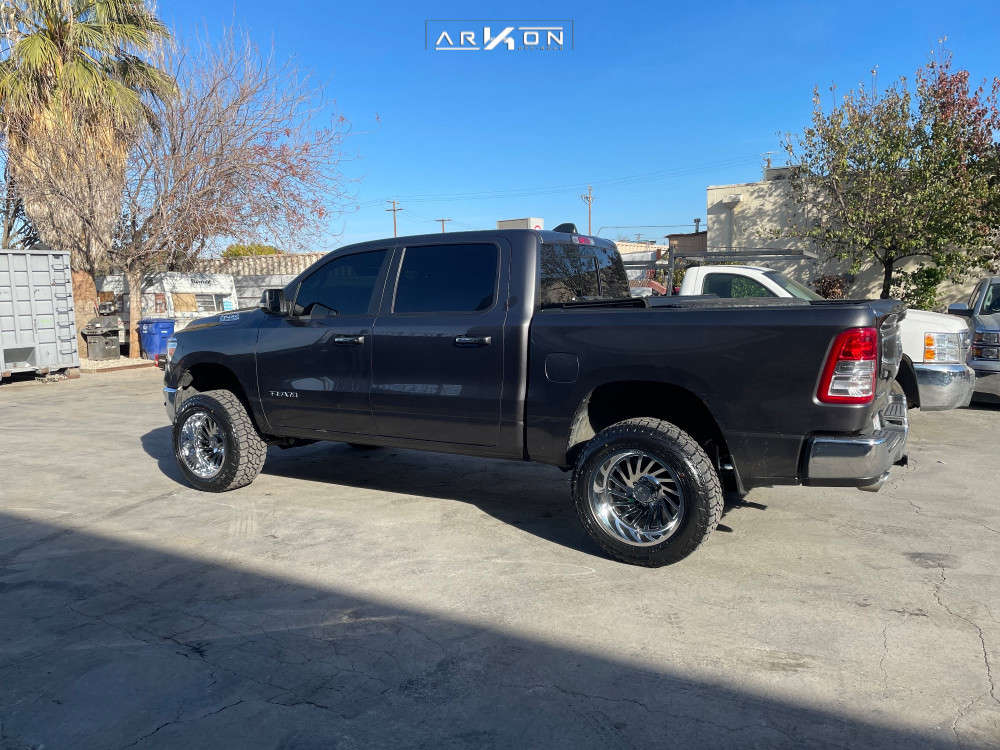 2019 Ram 1500 Wheel Offset Aggressive > 1" Outside Fender Suspension ...