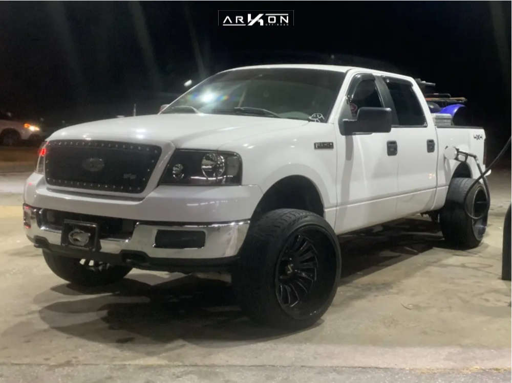 2006 Ford F-150 Wheel Offset Aggressive > 1" Outside Fender Leveling ...