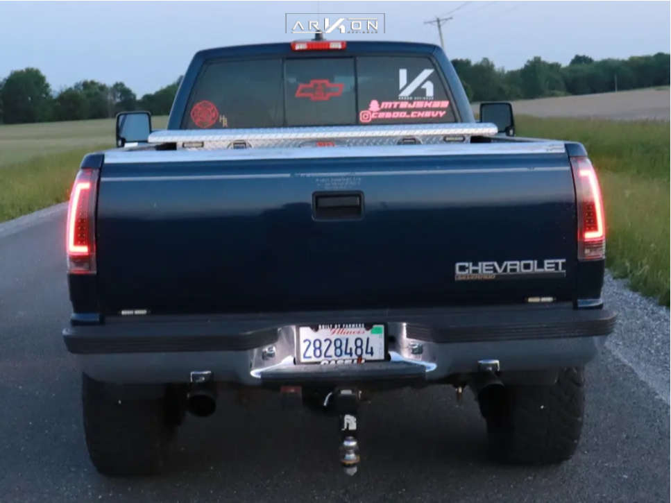 1998 Chevrolet C2500 Wheel Offset Aggressive > 1" Outside Fender ...