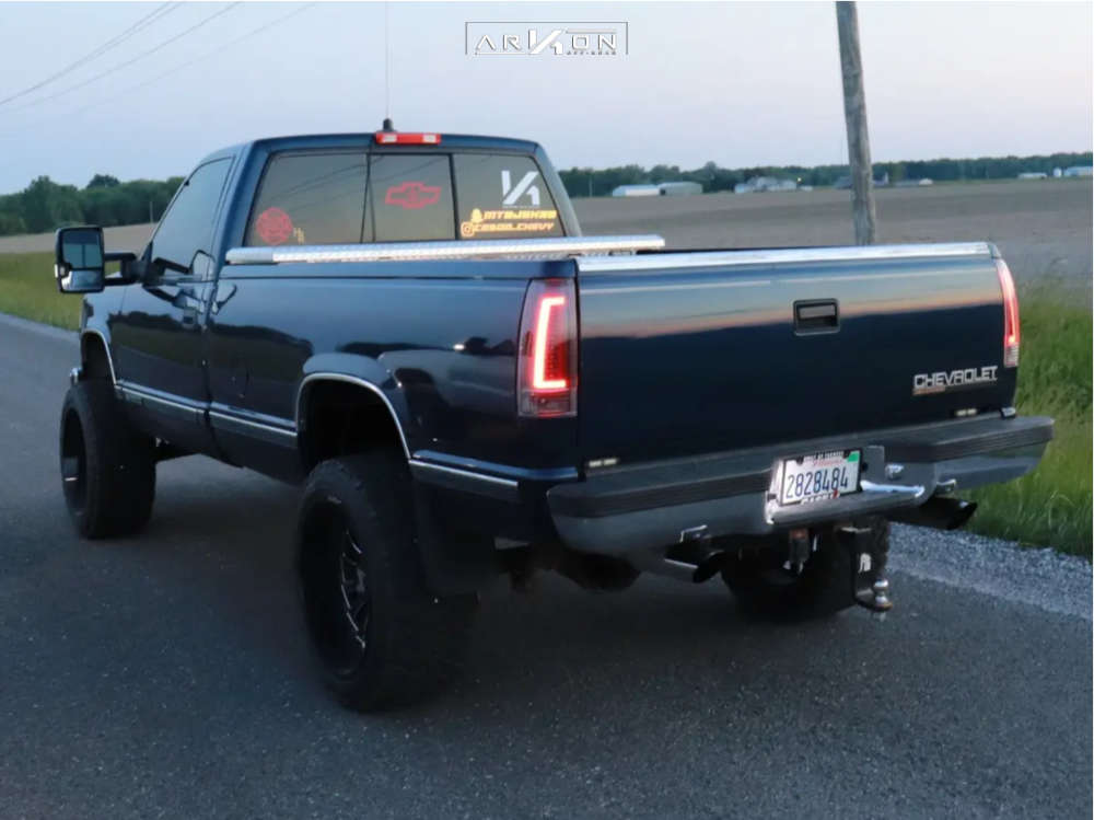 1998 Chevrolet C2500 Wheel Offset Aggressive > 1" Outside Fender ...