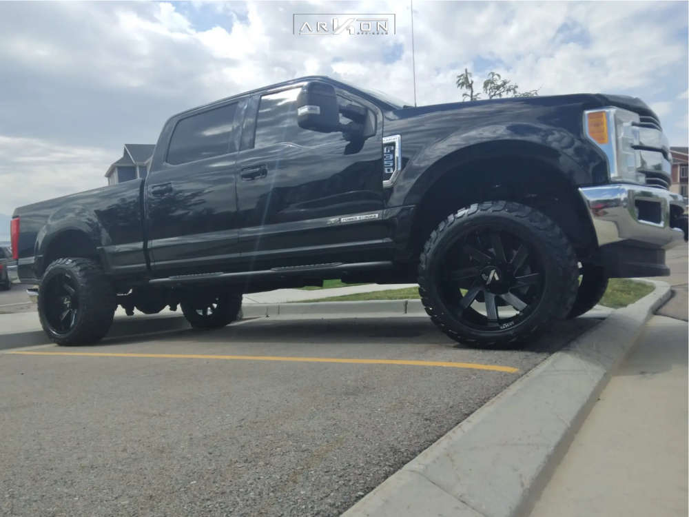 2017 Ford F-350 Super Duty Wheel Offset Aggressive > 1" Outside Fender ...