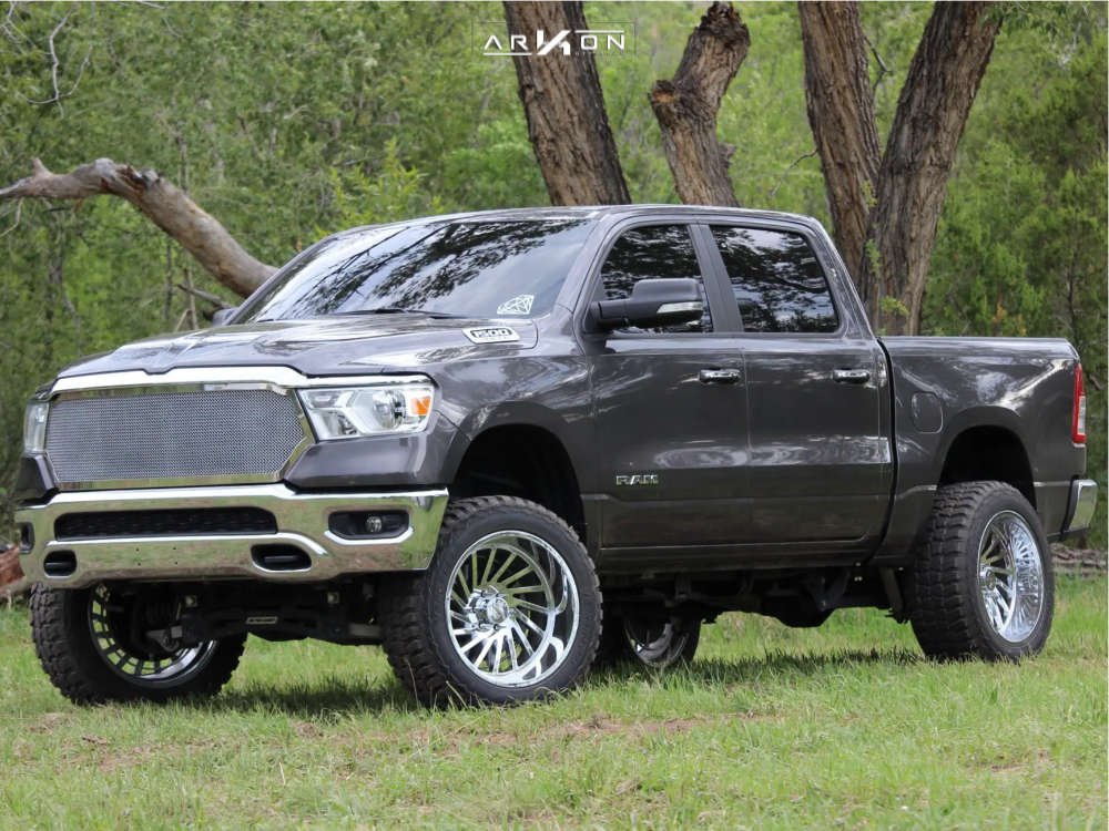 2019 Ram 1500 Wheel Offset Aggressive > 1" Outside Fender Suspension ...