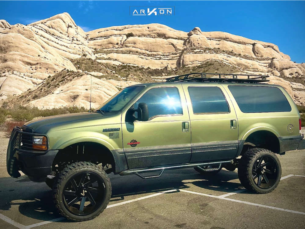 2000 Ford Excursion Wheel Offset Aggressive > 1" Outside Fender ...