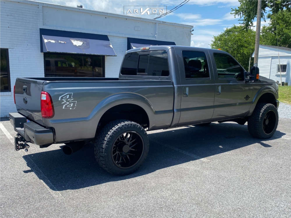 2012 Ford F-350 Super Duty Wheel Offset Aggressive > 1" Outside Fender ...