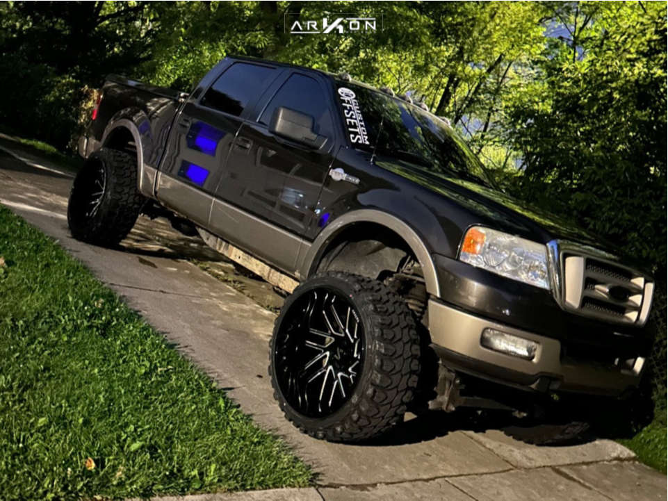 2005 Ford F-150 Wheel Offset Aggressive > 1" Outside Fender Suspension ...