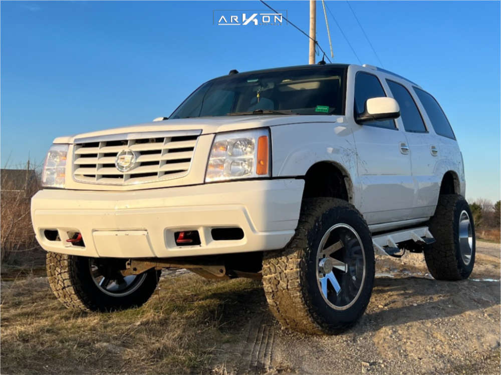 2005 Cadillac Escalade Wheel Offset Aggressive > 1" Outside Fender ...