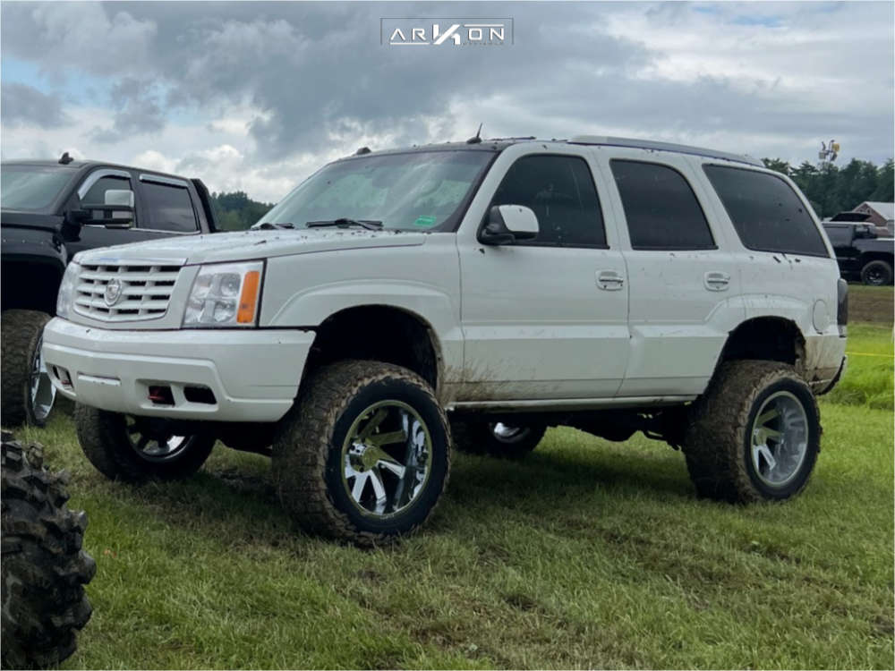 2005 Cadillac Escalade Wheel Offset Aggressive > 1" Outside Fender ...