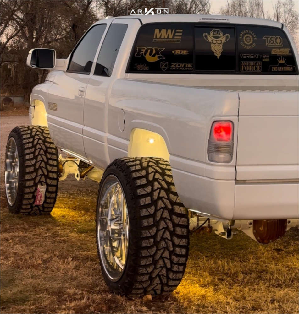 1998 Dodge Ram 2500 Wheel Offset Aggressive > 1" Outside Fender ...