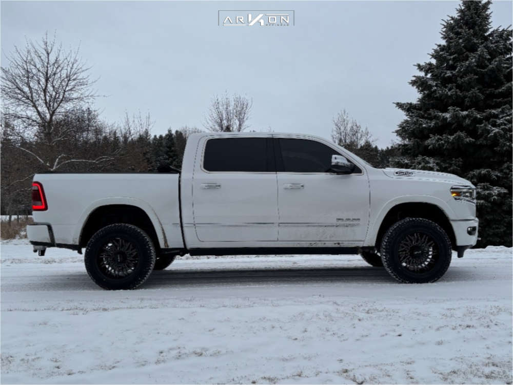 2022 Ram 1500 Wheel Offset Aggressive > 1" Outside Fender Stock ...