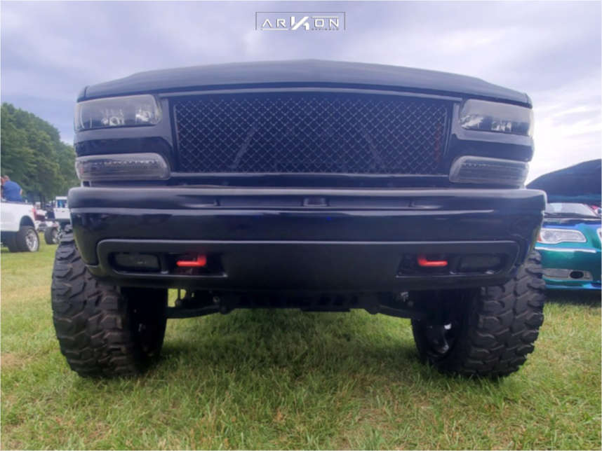 2001 Chevrolet Tahoe Wheel Offset Aggressive > 1" Outside Fender ...