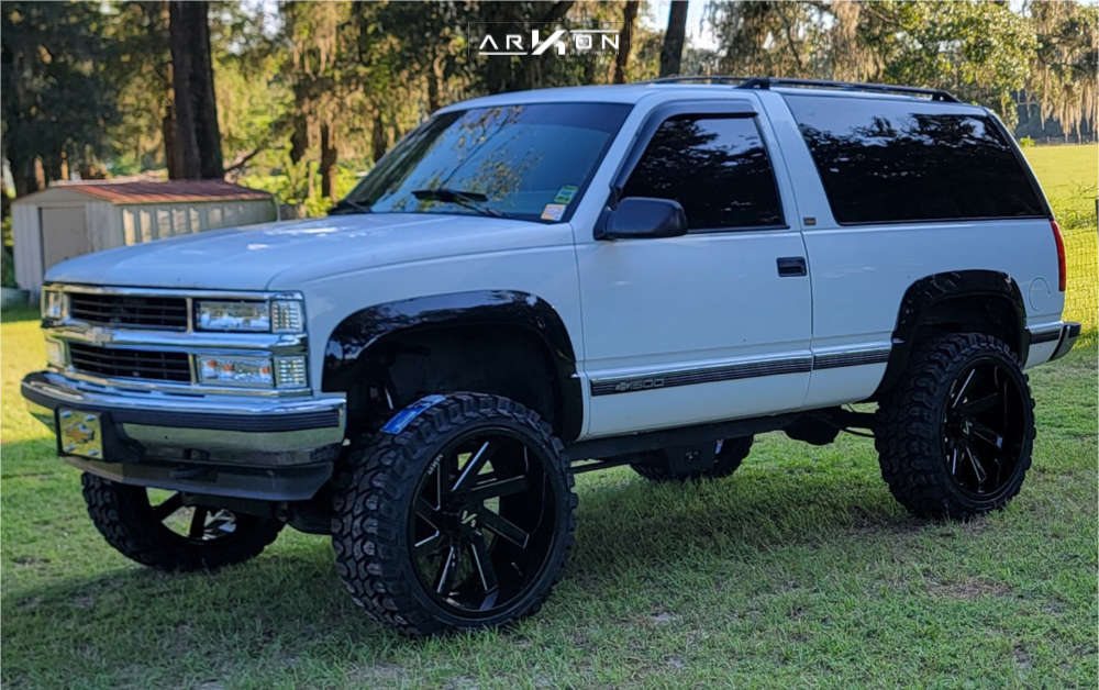 1995 Chevrolet Tahoe Wheel Offset Aggressive > 1" Outside Fender ...