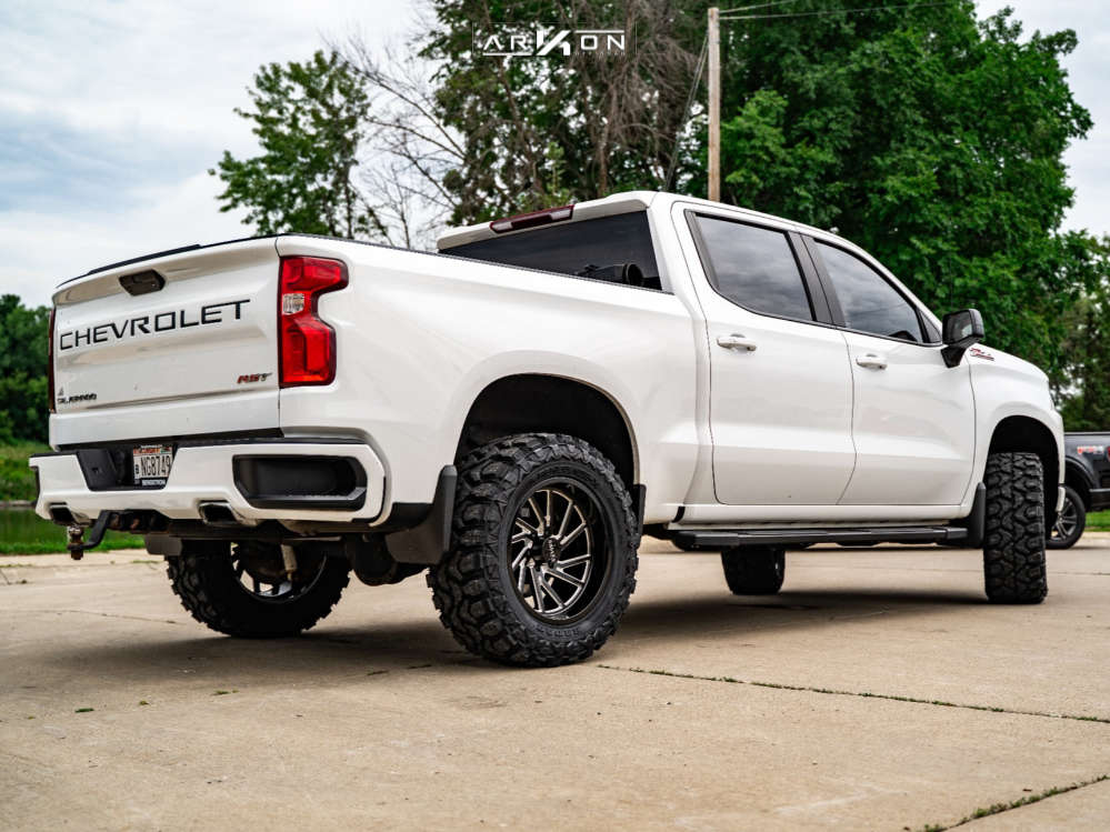 2019 Chevrolet Silverado 1500 Wheel Offset Aggressive > 1" Outside ...