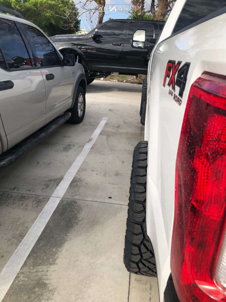 2017 Ford F-250 Super Duty Wheel Offset Aggressive > 1" Outside Fender ...