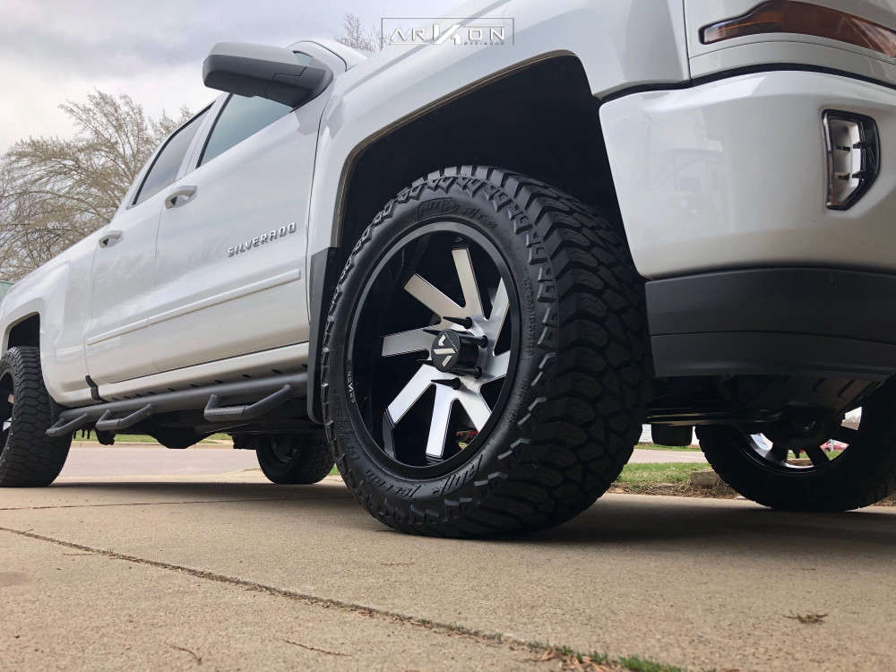 2016 Chevrolet Silverado 1500 Wheel Offset Aggressive > 1" Outside ...