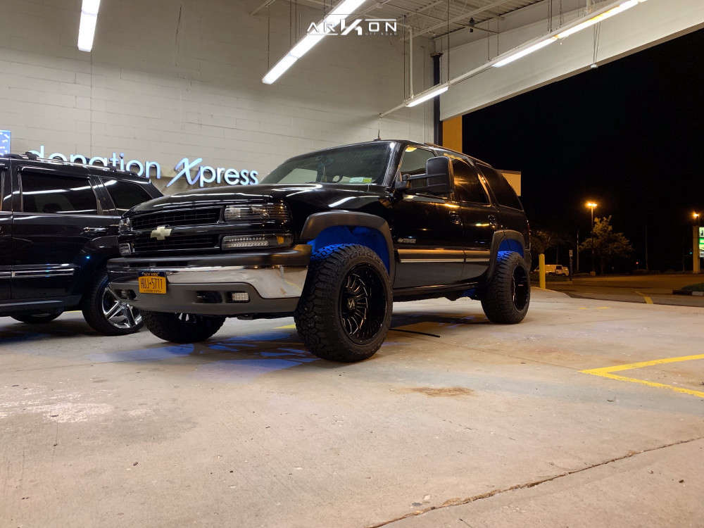 2002 Chevrolet Tahoe Wheel Offset Super Aggressive 3"-5" Leveling Kit ...