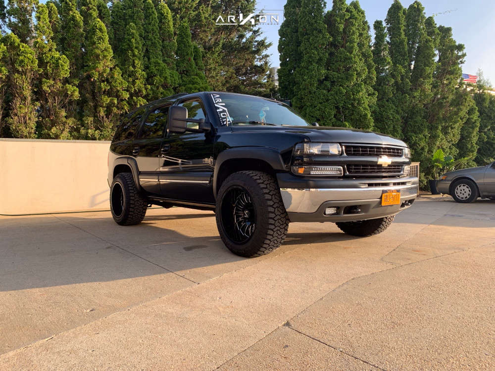 2002 Chevrolet Tahoe Wheel Offset Super Aggressive 3"-5" Leveling Kit ...