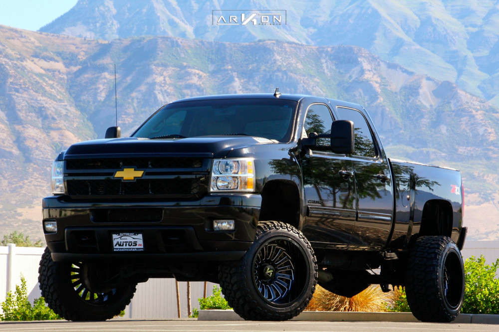 2013 Chevrolet Silverado 2500 HD Wheel Offset Aggressive > 1" Outside ...