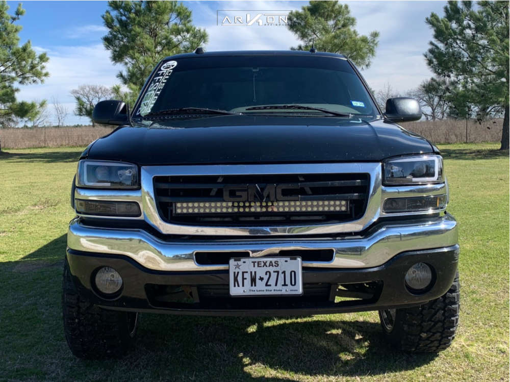 2005 GMC Sierra 1500 Wheel Offset Aggressive > 1" Outside Fender ...