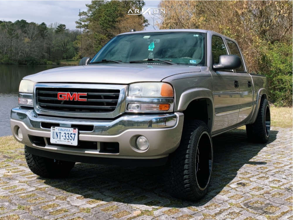 2005 GMC Sierra 1500 Wheel Offset Aggressive > 1" Outside Fender ...